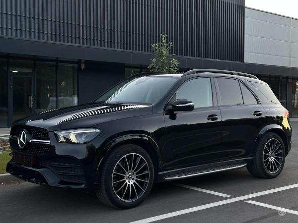 Black Mercedes-Benz GLE 350 2022 in Vilnius, with an engine capacity of 1.95 L and mileage of 159 thousand km for 44800 €, photo 2 on AUTOMOTO.COM.LV