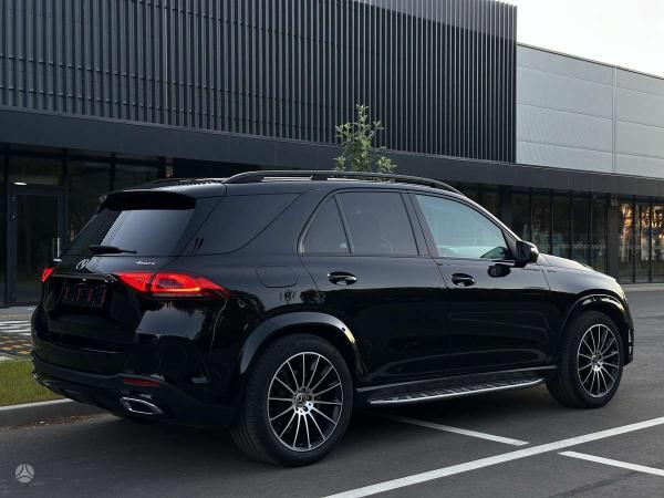 Black Mercedes-Benz GLE 350 2022 in Vilnius, with an engine capacity of 1.95 L and mileage of 159 thousand km for 44800 €, photo 6 on AUTOMOTO.COM.LV