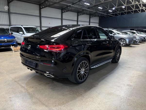 Melns Mercedes-Benz GLE 350 2022 Viļņa, ar dzinēja tilpumu 2.00 L un nobraukumu 169 tūkst. km par 53444 €, foto 2 vietnē AUTOMOTO.COM.LV
