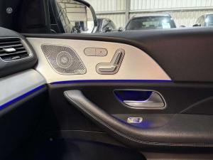 Melns Mercedes-Benz GLE 350 2022 Viļņa, ar dzinēja tilpumu 2.00 L un nobraukumu 169 tūkst. km par 53444 €, foto 24 vietnē AUTOMOTO.COM.LV
