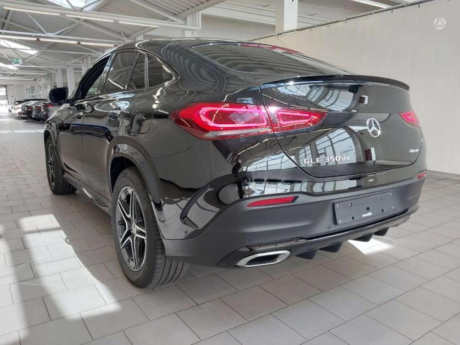 Melns Mercedes-Benz GLE 350 2022 Viļņa, ar dzinēja tilpumu 2.00 L un nobraukumu 163 tūkst. km par 52222 €, foto 4 vietnē AUTOMOTO.COM.LV