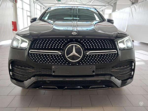 Melns Mercedes-Benz GLE 350 2022 Viļņa, ar dzinēja tilpumu 2.00 L un nobraukumu 163 tūkst. km par 52222 €, foto 5 vietnē AUTOMOTO.COM.LV