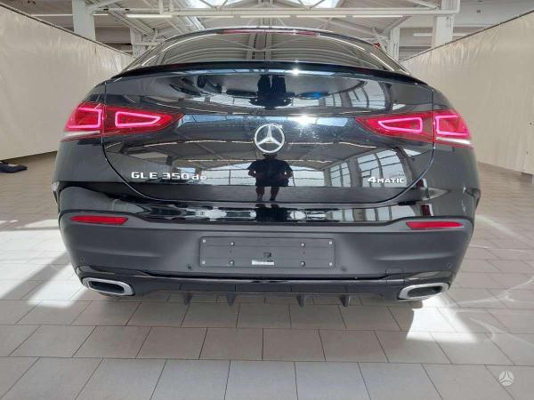 Melns Mercedes-Benz GLE 350 2022 Viļņa, ar dzinēja tilpumu 2.00 L un nobraukumu 163 tūkst. km par 52222 €, foto 6 vietnē AUTOMOTO.COM.LV