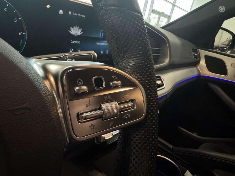 Melns Mercedes-Benz GLE 350 2022 Viļņa, ar dzinēja tilpumu 2.00 L un nobraukumu 163 tūkst. km par 49989 €, foto 20 vietnē AUTOMOTO.COM.LV