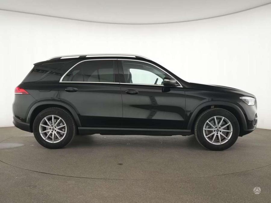 Melns Mercedes-Benz GLE 350 2022 Viļņa, ar dzinēja tilpumu 1.99 L un nobraukumu 104 tūkst. km par 47500 €, foto 13 vietnē AUTOMOTO.COM.LV
