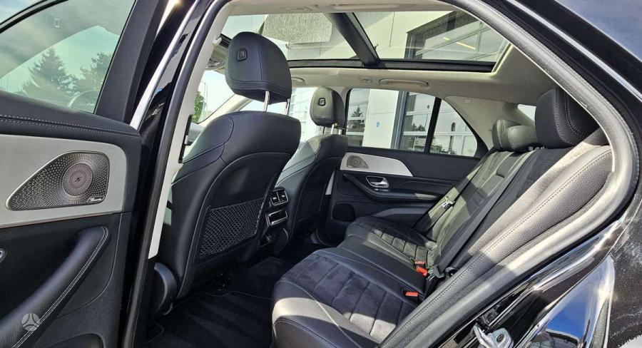 Melns Mercedes-Benz GLE 350 2022 Klaipėda, ar dzinēja tilpumu 1.95 L un nobraukumu 146 tūkst. km par 49900 €, foto 19 vietnē AUTOMOTO.COM.LV