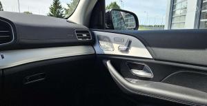 Melns Mercedes-Benz GLE 350 2022 Klaipėda, ar dzinēja tilpumu 1.95 L un nobraukumu 146 tūkst. km par 49900 €, foto 24 vietnē AUTOMOTO.COM.LV