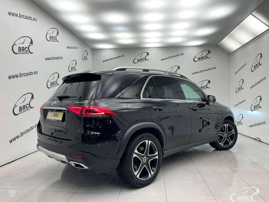 Black Mercedes-Benz GLE 350 2022 in Vilnius, with an engine capacity of 1.95 L and mileage of 152 thousand km for 42840 €, photo 9 on AUTOMOTO.COM.LV