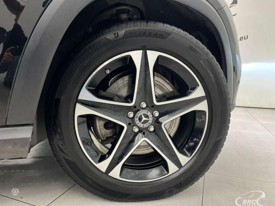 Black Mercedes-Benz GLE 350 2022 in Vilnius, with an engine capacity of 1.95 L and mileage of 152 thousand km for 42840 €, photo 17 on AUTOMOTO.COM.LV