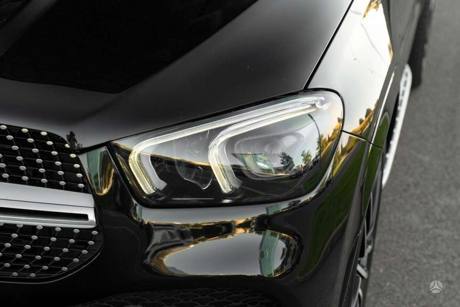 Melns Mercedes-Benz GLE 350 2022 Viļņa, ar dzinēja tilpumu 1.95 L un nobraukumu 155 tūkst. km par 49950 €, foto 4 vietnē AUTOMOTO.COM.LV
