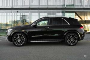 Melns Mercedes-Benz GLE 350 2022 Viļņa, ar dzinēja tilpumu 1.95 L un nobraukumu 155 tūkst. km par 49950 €, foto 5 vietnē AUTOMOTO.COM.LV