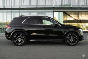Melns Mercedes-Benz GLE 350 2022 Viļņa, ar dzinēja tilpumu 1.95 L un nobraukumu 155 tūkst. km par 49950 €, foto 7 vietnē AUTOMOTO.COM.LV