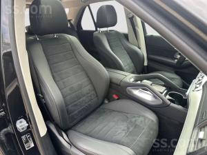 Black Mercedes-Benz GLE 350 2023 in Riga, with an engine capacity of 2.00 L and mileage of 24 thousand km for 67950 €, photo 6 on AUTOMOTO.COM.LV