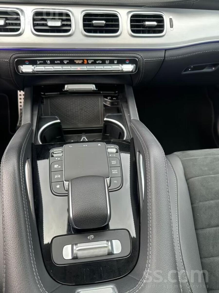 Black Mercedes-Benz GLE 350 2023 in Riga, with an engine capacity of 2.00 L and mileage of 24 thousand km for 67950 €, photo 9 on AUTOMOTO.COM.LV