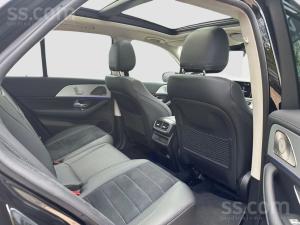 Black Mercedes-Benz GLE 350 2023 in Riga, with an engine capacity of 2.00 L and mileage of 24 thousand km for 67950 €, photo 13 on AUTOMOTO.COM.LV