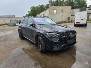 Melns Mercedes-Benz GLE 350 2023 Alīta, ar dzinēja tilpumu 2.00 L un nobraukumu 102 tūkst. km par 47650 €, foto 4 vietnē AUTOMOTO.COM.LV