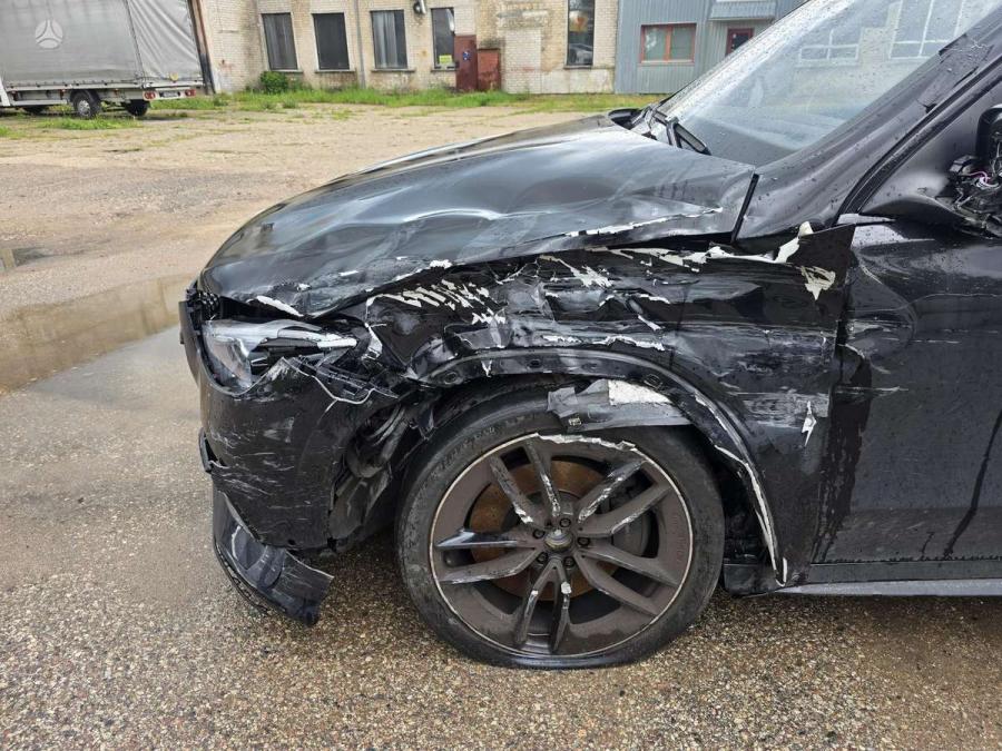 Melns Mercedes-Benz GLE 350 2023 Alīta, ar dzinēja tilpumu 2.00 L un nobraukumu 102 tūkst. km par 47650 €, foto 7 vietnē AUTOMOTO.COM.LV
