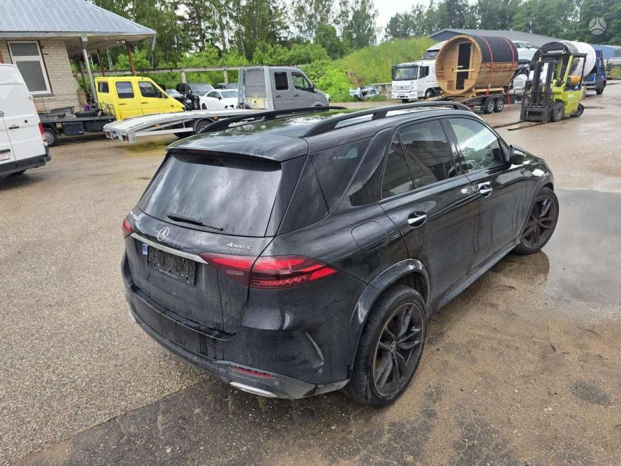 Melns Mercedes-Benz GLE 350 2023 Alīta, ar dzinēja tilpumu 2.00 L un nobraukumu 102 tūkst. km par 47650 €, foto 11 vietnē AUTOMOTO.COM.LV