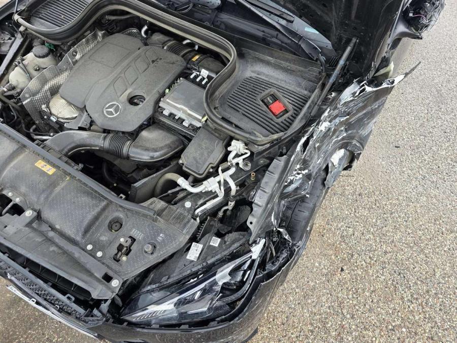 Melns Mercedes-Benz GLE 350 2023 Alīta, ar dzinēja tilpumu 2.00 L un nobraukumu 102 tūkst. km par 47650 €, foto 14 vietnē AUTOMOTO.COM.LV