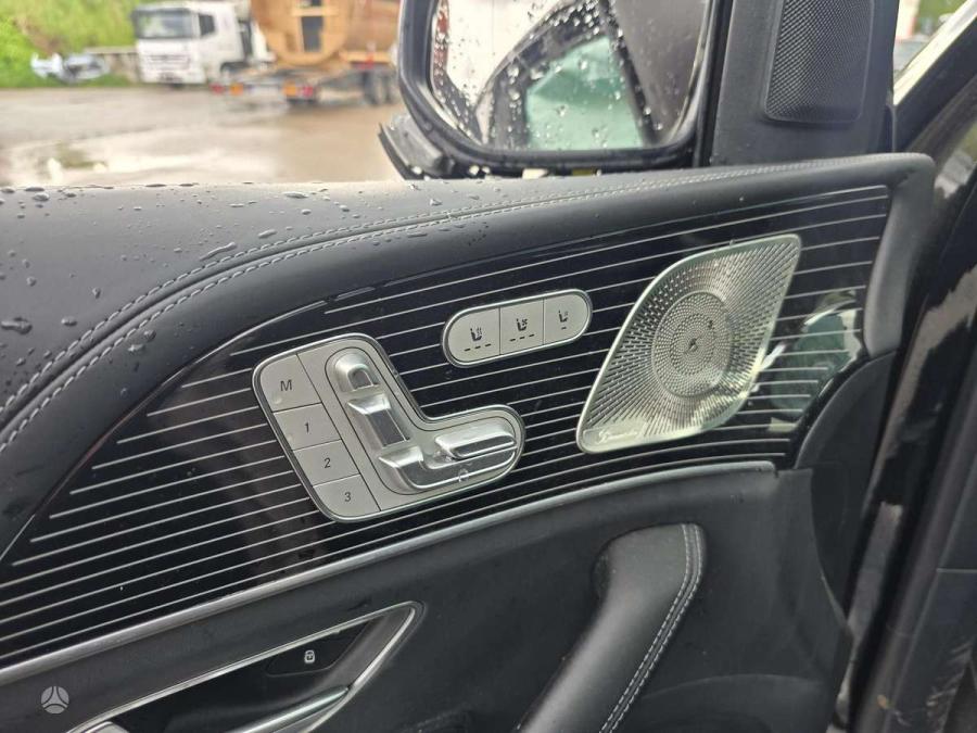 Melns Mercedes-Benz GLE 350 2023 Alīta, ar dzinēja tilpumu 2.00 L un nobraukumu 102 tūkst. km par 47650 €, foto 34 vietnē AUTOMOTO.COM.LV