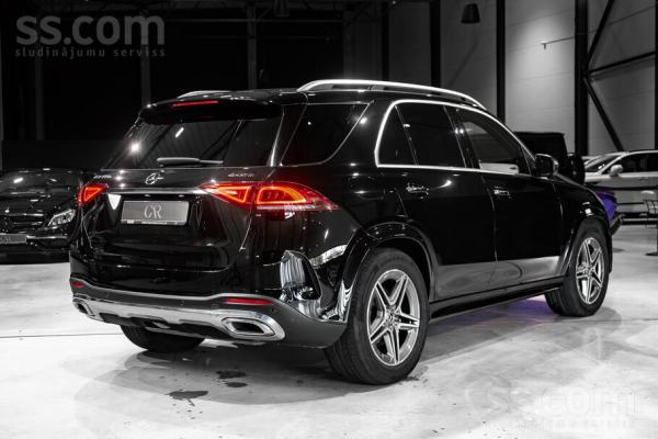Melns Mercedes-Benz GLE 350 2023 Rīga, ar dzinēja tilpumu 2.00 L un nobraukumu 30 tūkst. km par 62250 €, foto 5 vietnē AUTOMOTO.COM.LV