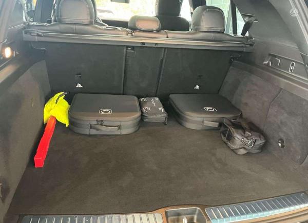 Black Mercedes-Benz GLE 350 2024 in Vilnius, with an engine capacity of 1.99 L and mileage of 109 thousand km for 67000 €, photo 7 on AUTOMOTO.COM.LV