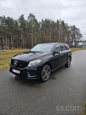 Черный Мерседес ГЛE 350 2016 в Рига, объемом двигателя 3.50 л и пробегом 135 тыс. км за 26450 €, фото 3 на AUTOMOTO.COM.LV