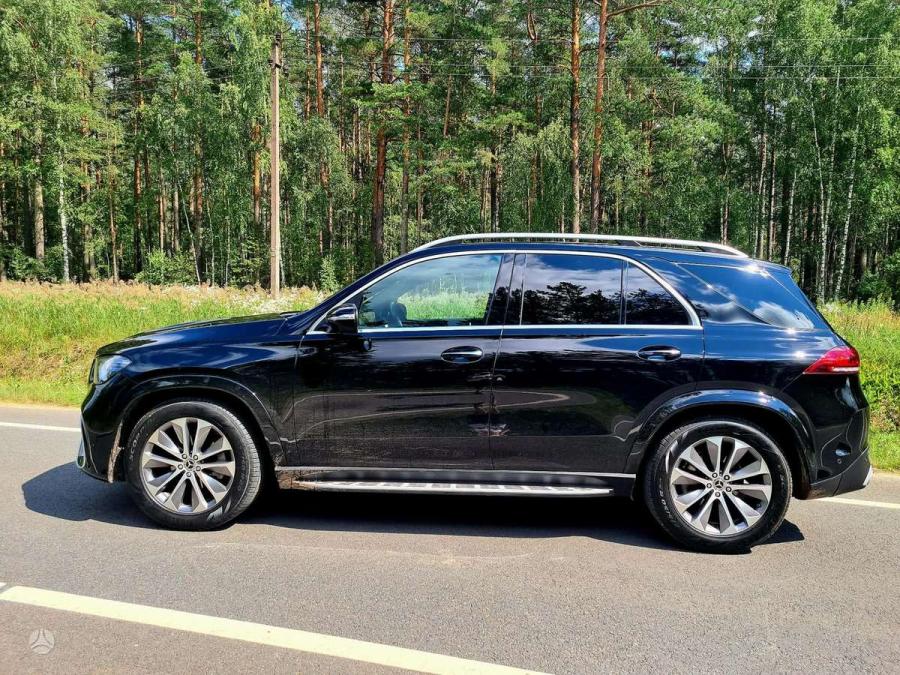 Черный Мерседес ГЛE 350 2020 в Казлу-Руда, объемом двигателя 1.99 л и пробегом 175 тыс. км за 39000 €, фото 5 на AUTOMOTO.COM.LV
