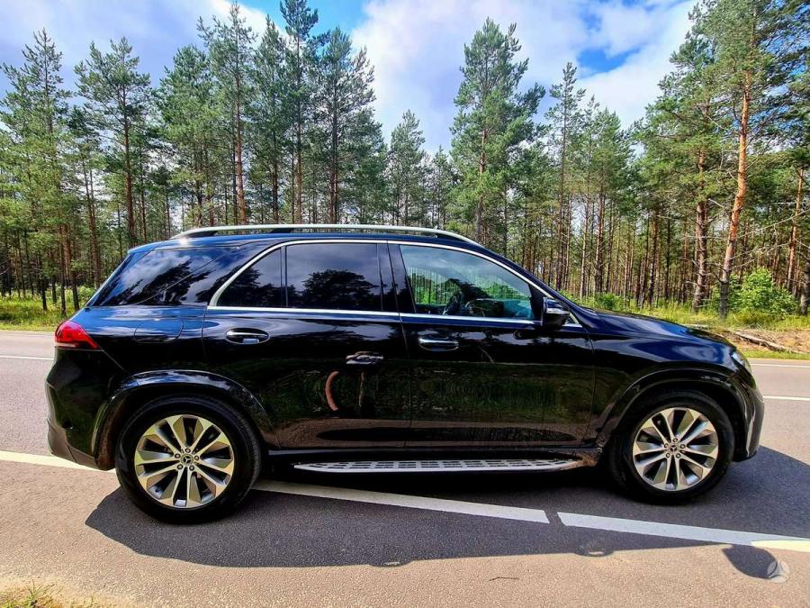 Черный Мерседес ГЛE 350 2020 в Казлу-Руда, объемом двигателя 1.99 л и пробегом 175 тыс. км за 39000 €, фото 6 на AUTOMOTO.COM.LV