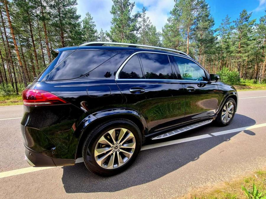 Черный Мерседес ГЛE 350 2020 в Казлу-Руда, объемом двигателя 1.99 л и пробегом 175 тыс. км за 39000 €, фото 7 на AUTOMOTO.COM.LV