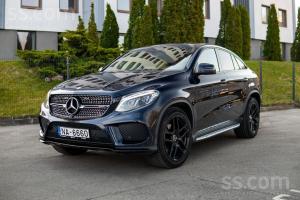 Blue Mercedes-Benz GLE 350 2016 in Riga, with an engine capacity of 3.00 L and mileage of 160 thousand km for 29300 €, photo 3 on AUTOMOTO.COM.LV