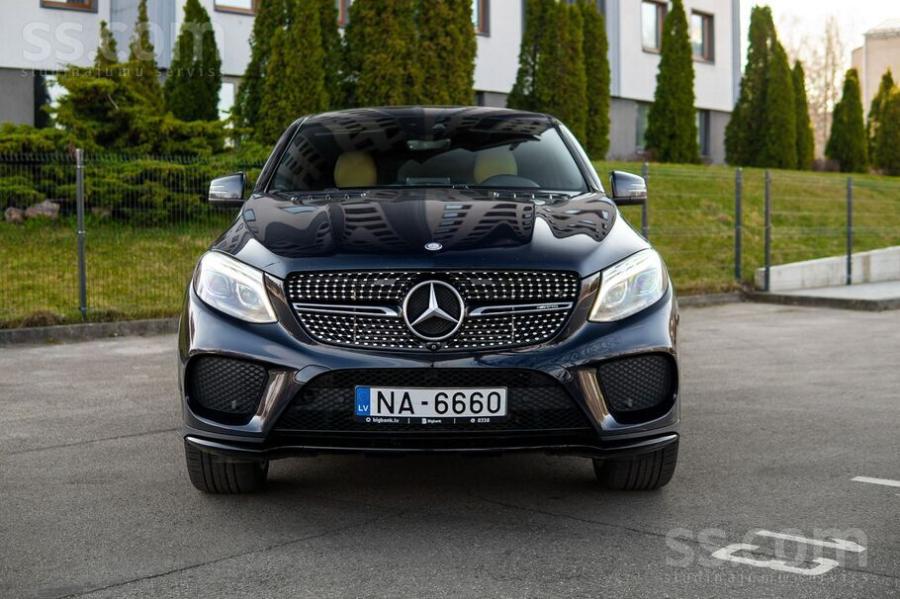 Blue Mercedes-Benz GLE 350 2016 in Riga, with an engine capacity of 3.00 L and mileage of 160 thousand km for 29300 €, photo 4 on AUTOMOTO.COM.LV
