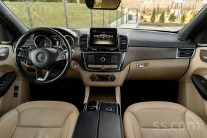 Blue Mercedes-Benz GLE 350 2016 in Riga, with an engine capacity of 3.00 L and mileage of 160 thousand km for 29300 €, photo 8 on AUTOMOTO.COM.LV