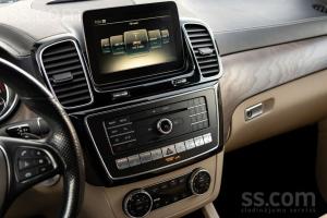 Blue Mercedes-Benz GLE 350 2016 in Riga, with an engine capacity of 3.00 L and mileage of 160 thousand km for 29300 €, photo 25 on AUTOMOTO.COM.LV