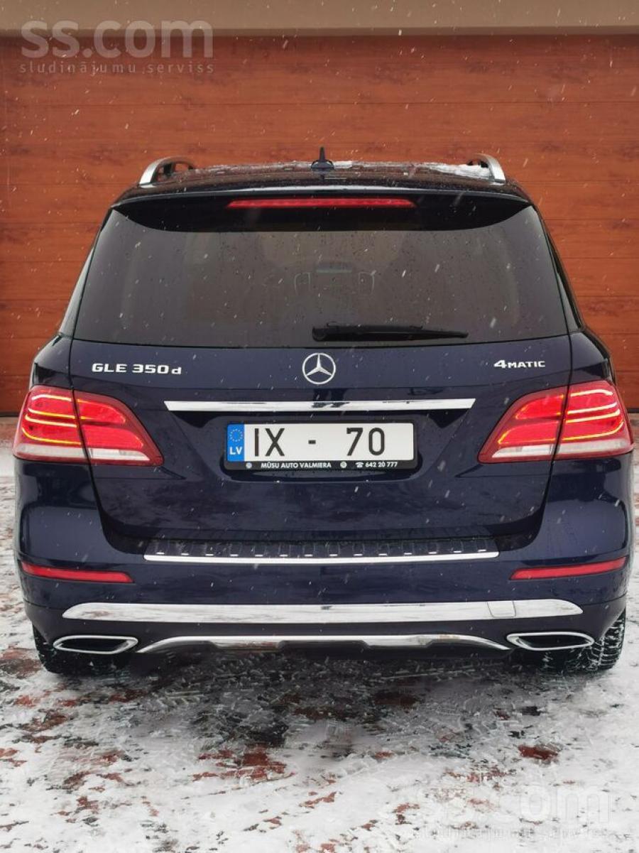 Zils Mercedes-Benz GLE 350 2016 Valmiera, ar dzinēja tilpumu 3.00 L un nobraukumu 270 tūkst. km par 21900 €, foto 19 vietnē AUTOMOTO.COM.LV
