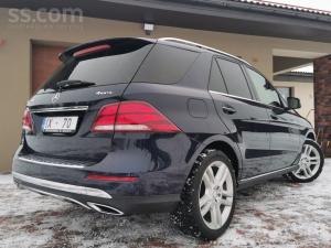 Zils Mercedes-Benz GLE 350 2016 Valmiera, ar dzinēja tilpumu 3.00 L un nobraukumu 270 tūkst. km par 21900 €, foto 20 vietnē AUTOMOTO.COM.LV