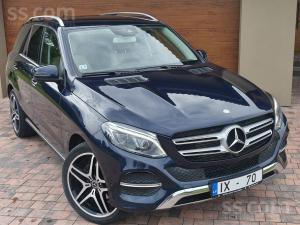 Blue Mercedes-Benz GLE 350 2016 in Valmiera, with an engine capacity of 3.00 L and mileage of 285 thousand km for 20800 €, photo 3 on AUTOMOTO.COM.LV