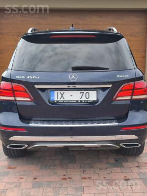 Blue Mercedes-Benz GLE 350 2016 in Valmiera, with an engine capacity of 3.00 L and mileage of 285 thousand km for 20800 €, photo 6 on AUTOMOTO.COM.LV