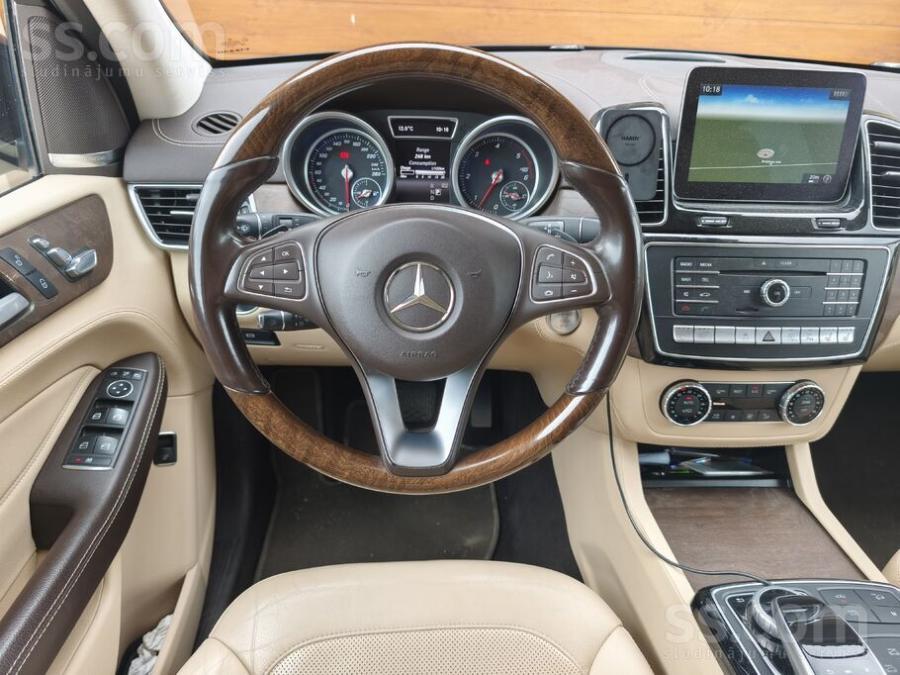 Blue Mercedes-Benz GLE 350 2016 in Valmiera, with an engine capacity of 3.00 L and mileage of 285 thousand km for 20800 €, photo 10 on AUTOMOTO.COM.LV