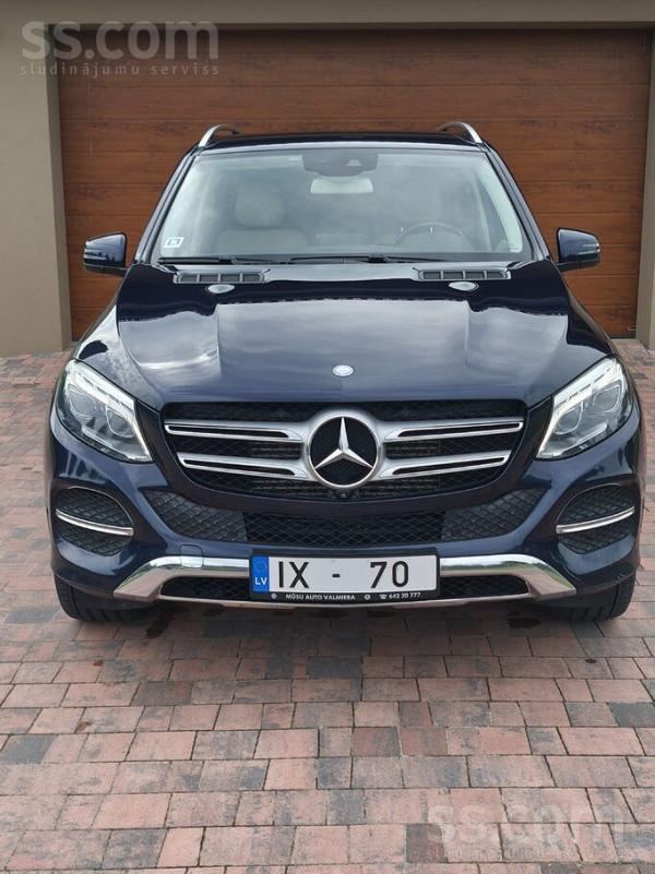 Blue Mercedes-Benz GLE 350 2016 in Valmiera, with an engine capacity of 3.00 L and mileage of 290 thousand km for 20700 €, photo 2 on AUTOMOTO.COM.LV