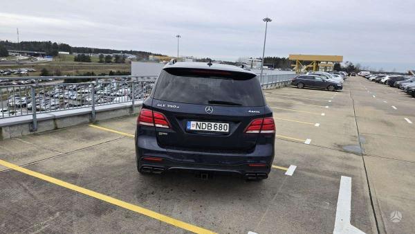 Zils Mercedes-Benz GLE 350 2016 Viļņa, ar dzinēja tilpumu 3.50 L un nobraukumu 152 tūkst. km par 22500 €, foto 11 vietnē AUTOMOTO.COM.LV