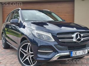 Синий Мерседес ГЛE 350 2016 в Валмиера, объемом двигателя 3.00 л и пробегом 299 тыс. км за 18900 €, фото 5 на AUTOMOTO.COM.LV