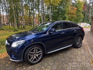 Синий Мерседес ГЛE 350 2016 в Рига, объемом двигателя 3.00 л и пробегом 170 тыс. км за 26500 €, фото  на AUTOMOTO.COM.LV