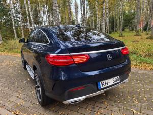 Zils Mercedes-Benz GLE 350 2016 Rīga, ar dzinēja tilpumu 3.00 L un nobraukumu 170 tūkst. km par 26500 €, foto 5 vietnē AUTOMOTO.COM.LV