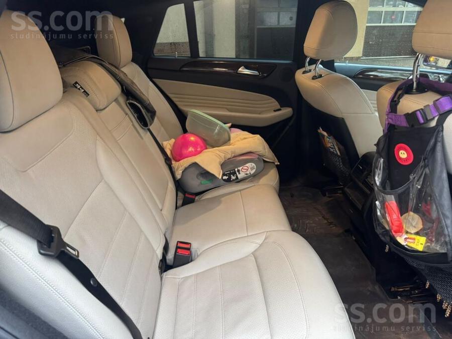 Zils Mercedes-Benz GLE 350 2016 Rīga, ar dzinēja tilpumu 3.00 L un nobraukumu 170 tūkst. km par 26500 €, foto 8 vietnē AUTOMOTO.COM.LV