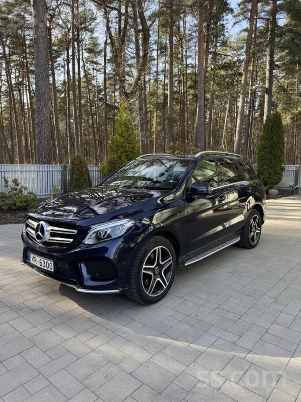 Zils Mercedes-Benz GLE 350 2017 Rīga, ar dzinēja tilpumu 3.00 L un nobraukumu 263 tūkst. km par 18300 €, foto 3 vietnē AUTOMOTO.COM.LV