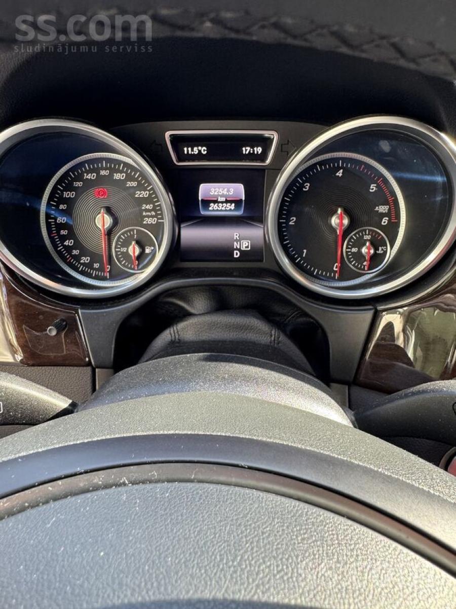 Zils Mercedes-Benz GLE 350 2017 Rīga, ar dzinēja tilpumu 3.00 L un nobraukumu 263 tūkst. km par 18300 €, foto 6 vietnē AUTOMOTO.COM.LV