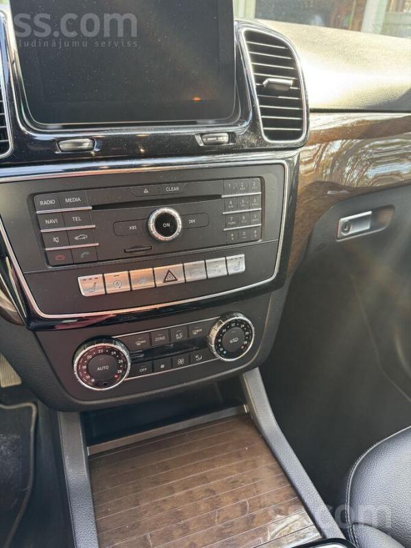 Zils Mercedes-Benz GLE 350 2017 Rīga, ar dzinēja tilpumu 3.00 L un nobraukumu 263 tūkst. km par 18300 €, foto 7 vietnē AUTOMOTO.COM.LV
