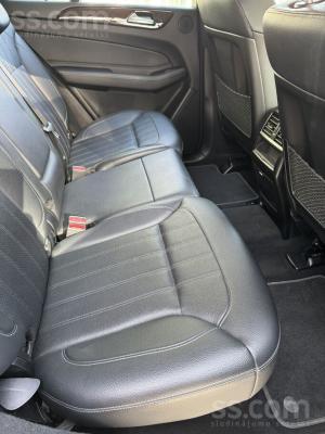Zils Mercedes-Benz GLE 350 2017 Rīga, ar dzinēja tilpumu 3.00 L un nobraukumu 263 tūkst. km par 18300 €, foto 9 vietnē AUTOMOTO.COM.LV