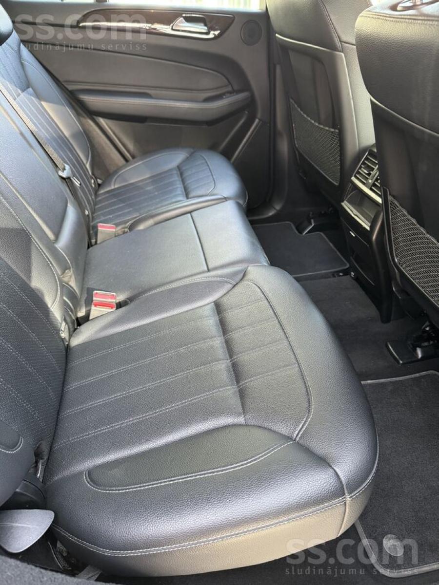 Zils Mercedes-Benz GLE 350 2017 Rīga, ar dzinēja tilpumu 3.00 L un nobraukumu 263 tūkst. km par 18300 €, foto 9 vietnē AUTOMOTO.COM.LV